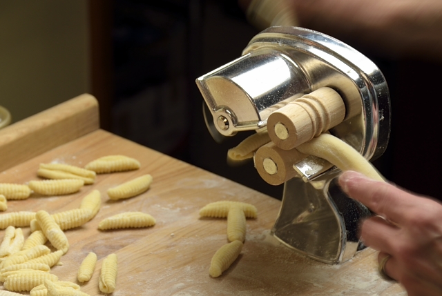 Making-Cavatelli-640×429-D53_2248_1724 » Adri Barr Crocetti